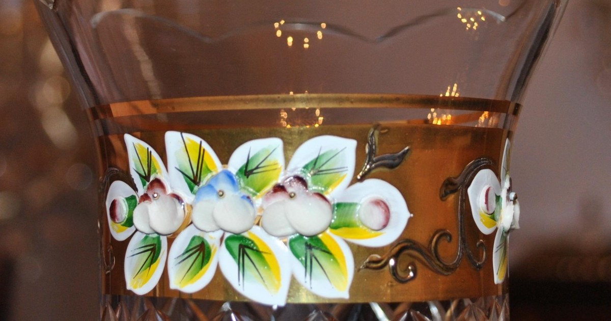 Colored glass chandeliers decorated with high enamel and 24 Kgold ...